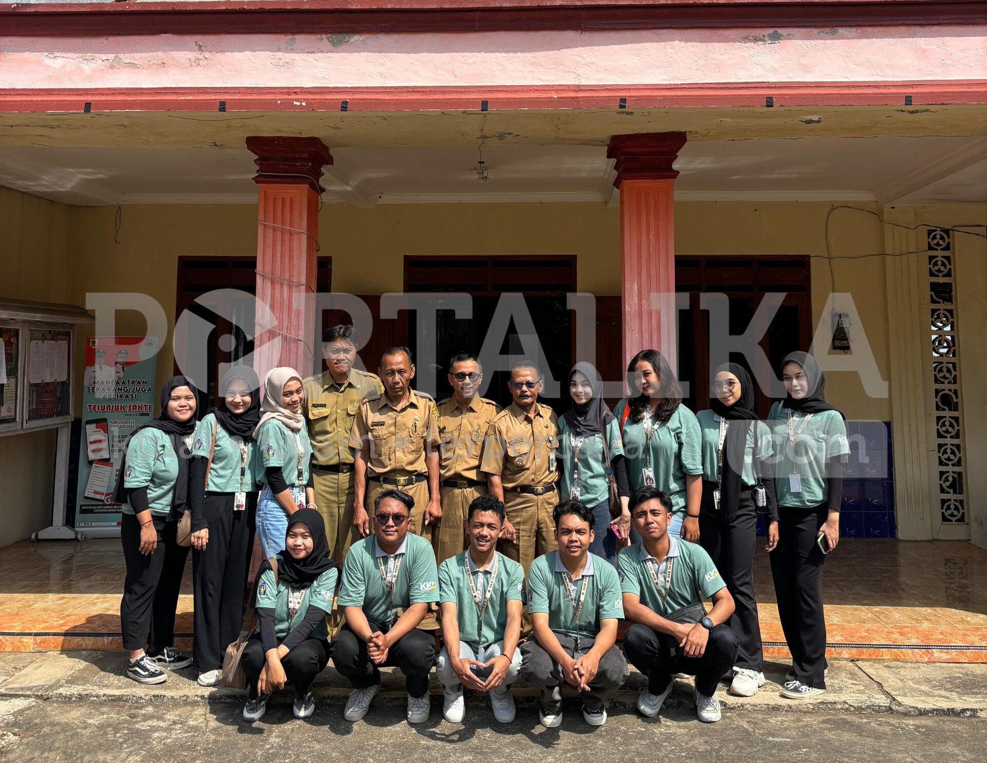 Mahasiswa Unisri Sosialisasikan Pentingnya Uang dan Perbedaan Kebutuhan ...