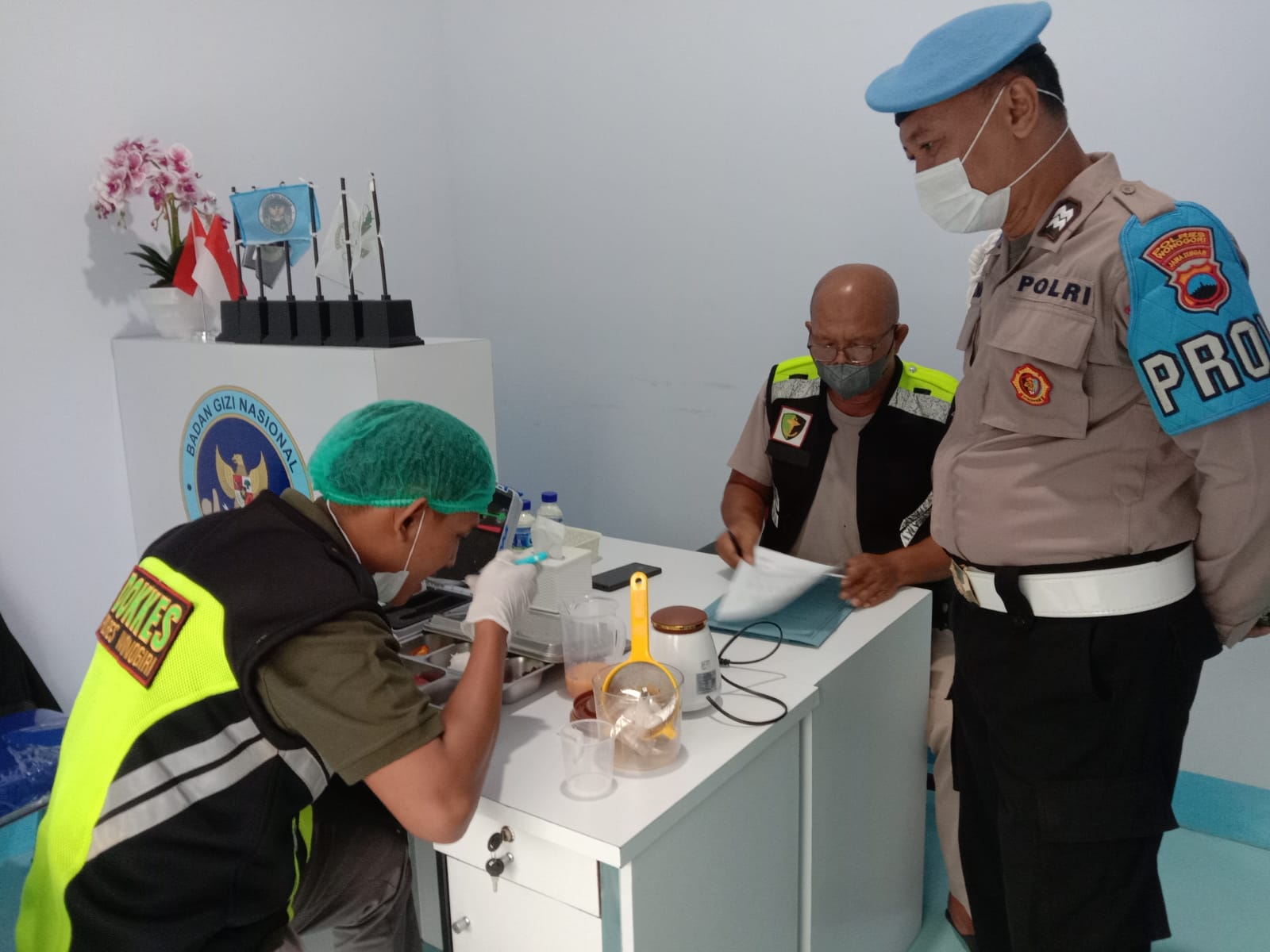 Amankan Menu MBG, Dokkes Polres Wonogiri Lakukan Rapid Test Makanan di ...